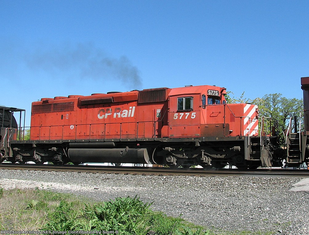 CP 5775 brakes are smokin on this second unit